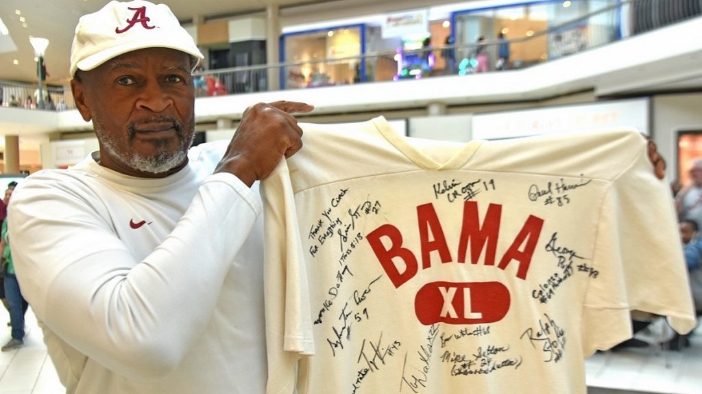 Night of Legends honors Alabama Crimson Tide’s first 27 Black football ...