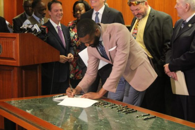 The “Good Neighbor Pledge” That United 22 Mayors And a Region | The ...