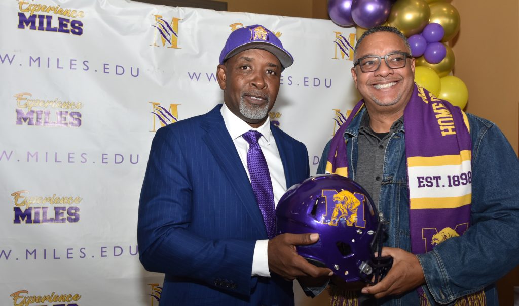 Former Alabama Star Chris Goode Introduced as Head Football Coach at ...